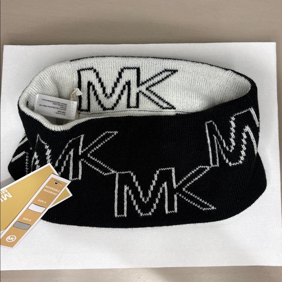Michael Kors | Accessories | Michael Kors Reversible Black And White ...
